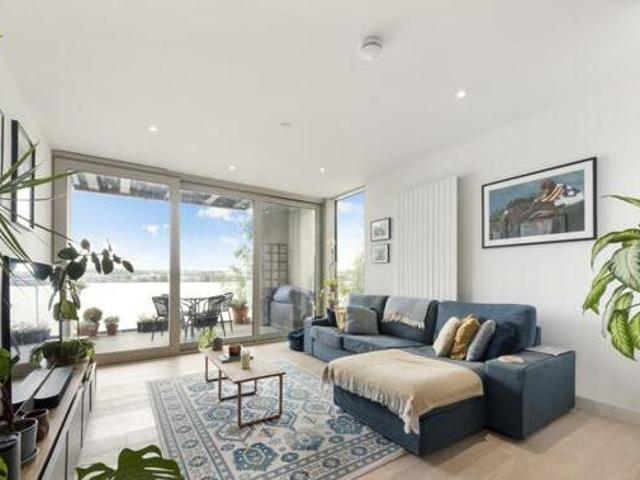 Liner House, Royal Wharf Walk, 3 Bedroom Apartment