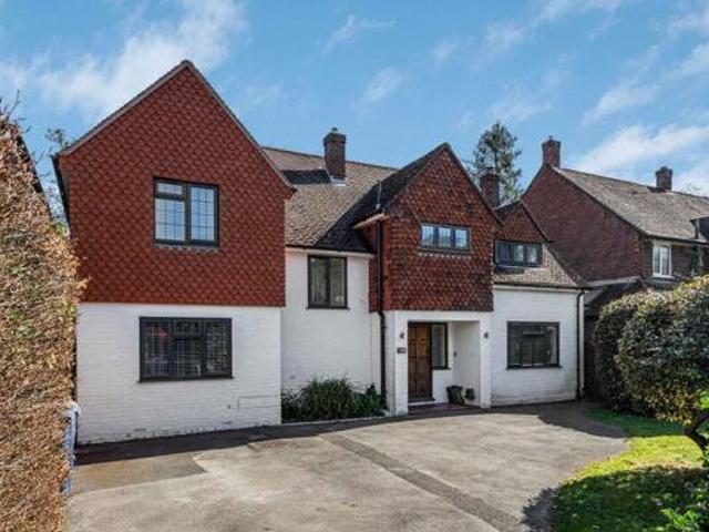 Linersh Wood Close, Bramley, 4 Bedroom Detached