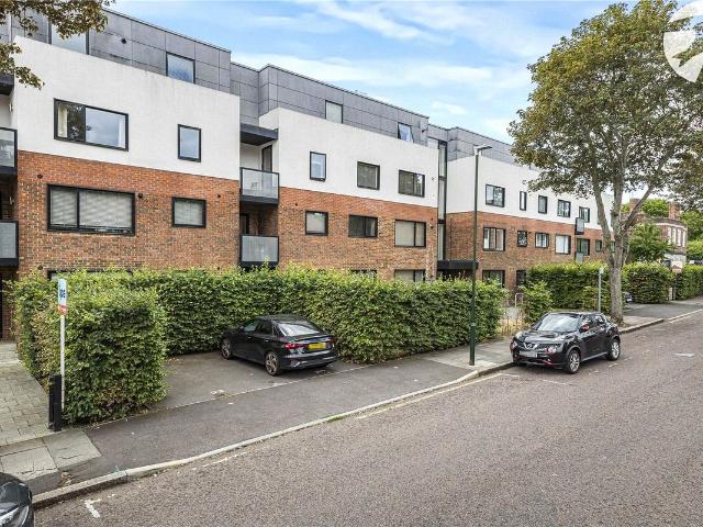 Lingfield Crescent, London SE9, 1 bed flat to rent, £1,450 pcm | PrimeLocation