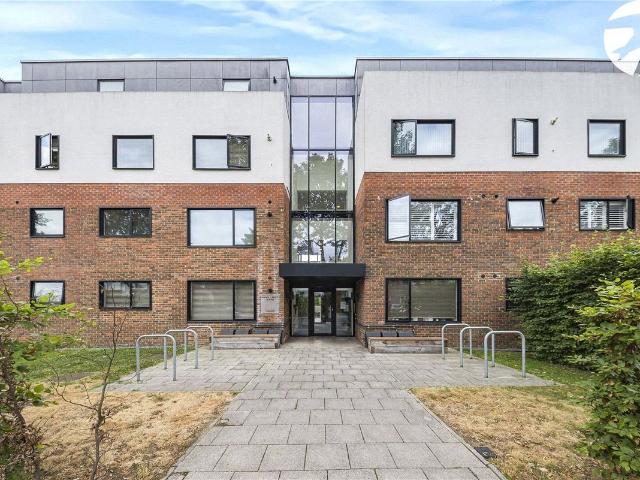 Lingfield Crescent, London SE9, 1 bed flat to rent, £1,500 pcm | PrimeLocation