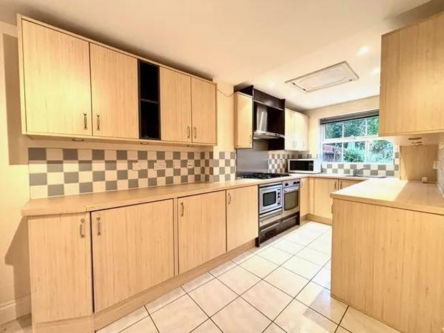 Lingfield Crescent, Stratford Upon Avon, CV37