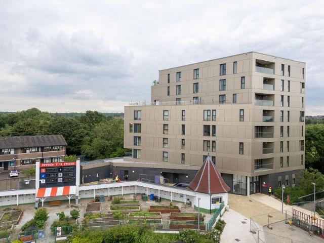 Lingfield Apartments, Parade Gardens. 2 bed apartment to rent £2,215 pcm £511 pw
