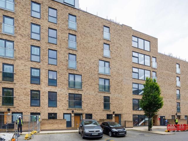 Lingfield Apartments, Parade Gardens, Chingford E4, 2 bed flat to rent, £2,460 pcm | PrimeLocation