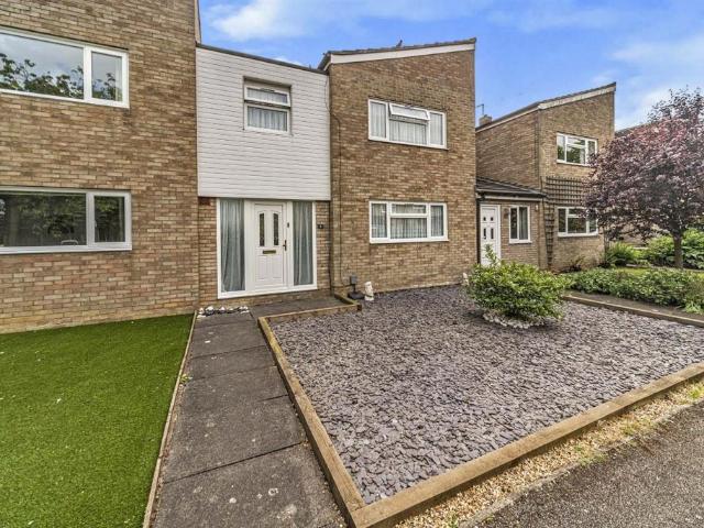 Lingfield Road, STEVENAGE 3 bed house to rent £1,850 pcm £427 pw