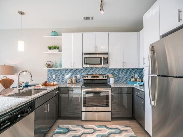 Link Apartments® Glenwood South Studio Apartment for Rent at 202 N West St, Raleigh, NC 27603
