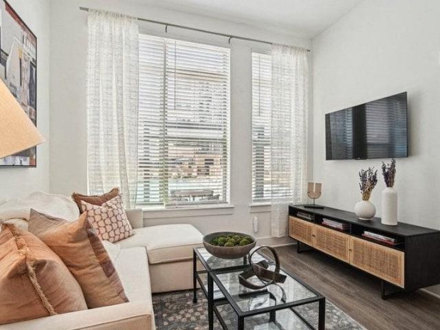 Link Apartments® NoDa 36th 2 Bedroom Apartment for Rent at 3500 Philemon Ave, Charlotte, NC 28206 NoDa