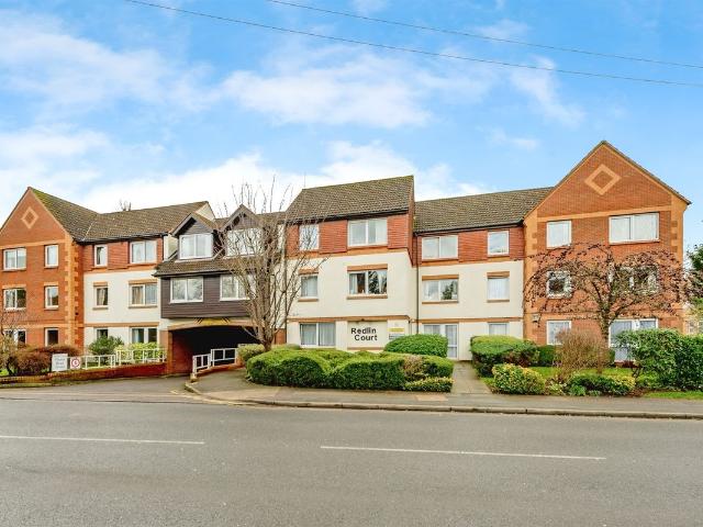 Linkfield Lane, Redhill RH1, 2 bed flat to rent, £1,375 pcm | PrimeLocation