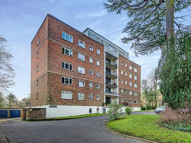 Linkfield Lane, Redhill RH1, 3 bed flat to rent, £1,900 pcm | PrimeLocation