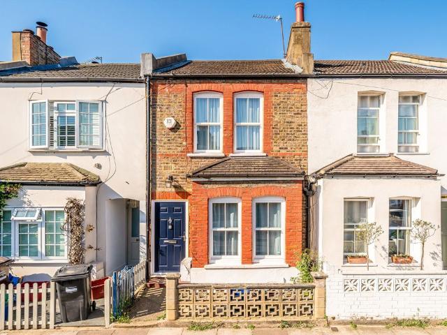 Linkfield Road, Isleworth TW7, 2 bed property to rent, £2,200 pcm | PrimeLocation