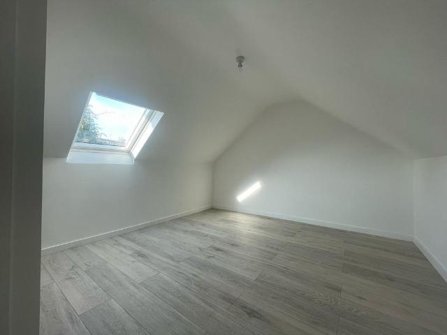 Linkfield Road, Isleworth TW7 4 bed semi detached house to rent £2,700 pcm £623 pw