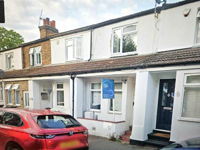 LINKFIELD ROAD, ISLEWORTH, V NEAR. 2 bed terraced house to rent £1,995 pcm £460 pw