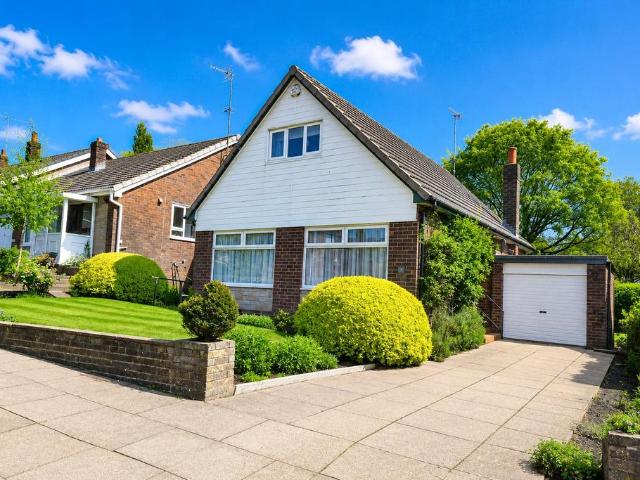 Links View, Greater Manchester OL11 5 bed detached house to rent £1,950 pcm £450 pw