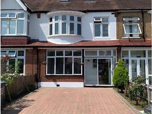 Links Avenue, Morden SM4, 4 bed terraced house to rent, £2,950 pcm | PrimeLocation