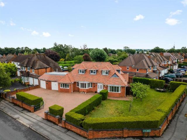 Links Drive, Solihull 5 bed detached bungalow to rent £2,995 pcm £691 pw