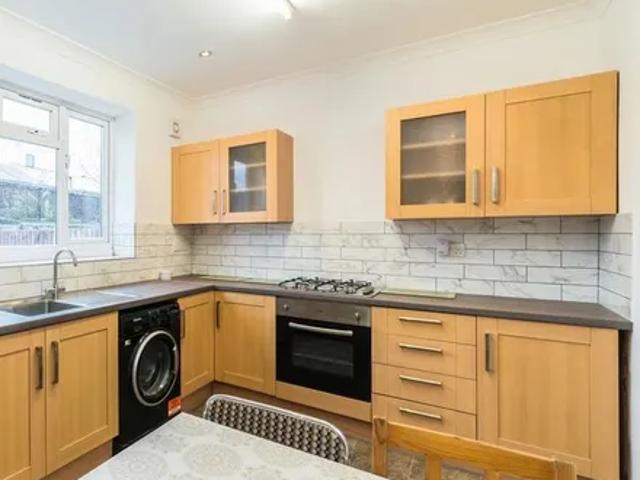 Links Road, London, CR4 2BS, United Kingdom | 3 bed house for rent #140543720 | Rentberry