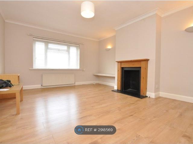 Linksview, London N2, 2 bed flat to rent, £2,000 pcm | PrimeLocation