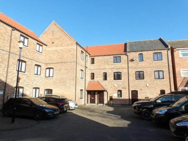 Linley Court, Bingham, Nottingham, Nottinghamshire NG13, 2 bed flat to rent, £745 pcm | PrimeLocation