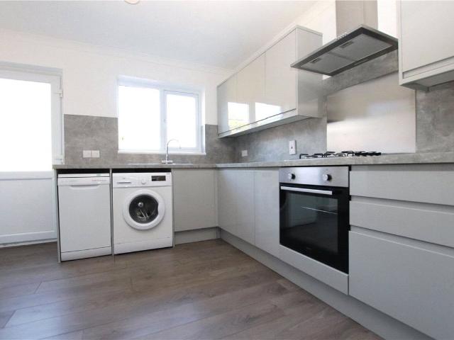 Linley Close, Bath, Somerset BA2, Room to rent, £775 pcm | PrimeLocation