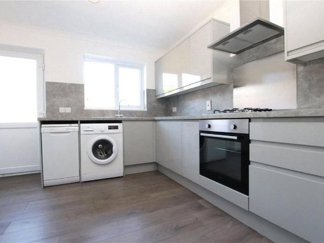 Linley Close, Bath, Somerset BA2, Room to rent, £775 pcm | PrimeLocation