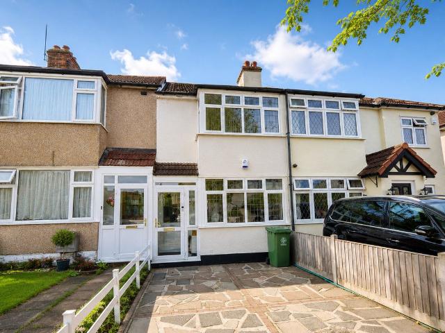 Linley Crescent, Romford RM7, 2 bed terraced house to rent, £1,800 pcm | PrimeLocation