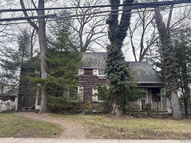 Linmouth Rd, Malverne, Home For Sale