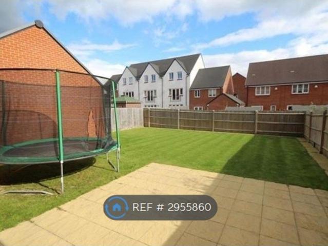 Linnet Avenue, Amersham HP6, 5 bed detached house to rent, £3,200 pcm | PrimeLocation