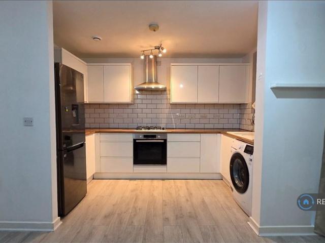 Linnet House, Greenhithe, DA9 2 bed flat to rent £1,600 pcm £369 pw
