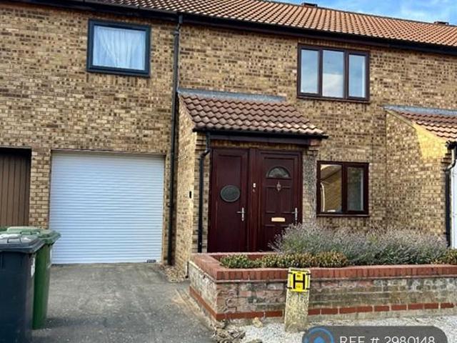 Linnet, Peterborough, PE2 2 bed semi detached house to rent £1,025 pcm £237 pw
