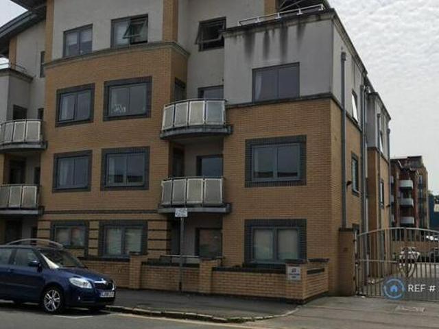 Lion Court, Reading, 2 Bedroom Flat