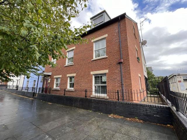 Lion Street, Abergavenny NP7, 2 bed flat to rent, £900 pcm | PrimeLocation