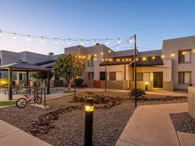 Lion Tempe Apartments 2 Bedroom Apartment for Rent at 2525 S Mcclintock Dr, Tempe, AZ 85282