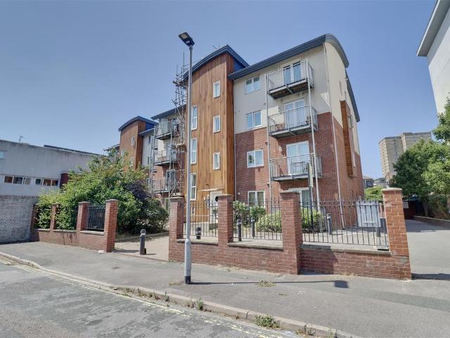Lion Terrace, Portsmouth PO1, 2 bed flat to rent, £1,300 pcm | PrimeLocation
