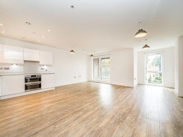 Lion Wharf Road Isleworth, TW7