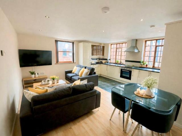 Lion Works City Campus 4 bed flat to rent £1,716 pcm £396 pw