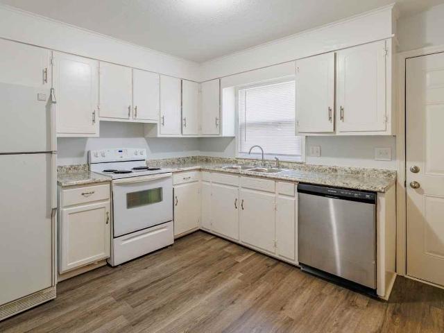 Lionchase Apartments 2 Bedroom Apartment for Rent at 1311 Blair St, Thomasville, NC 27360