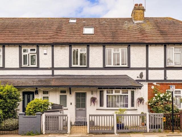 Lionel Road North, Ealing, London 4 bed terraced house to rent £3,500 pcm £808 pw