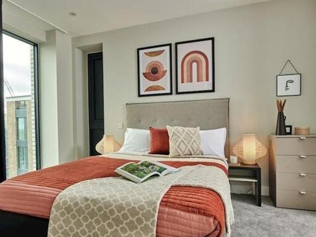 Lionel Road South, London, 3 Bedroom Apartment