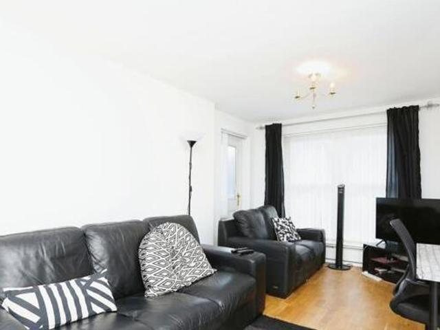 Lions Close, London, 1 Bedroom Flat