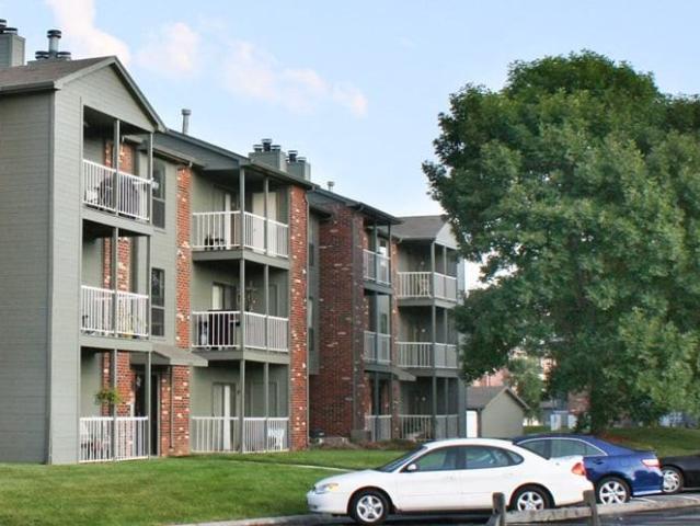 LionsHead Apartments 1 Bedroom Apartment for Rent at 1414 N 108th St, Omaha, NE 68154