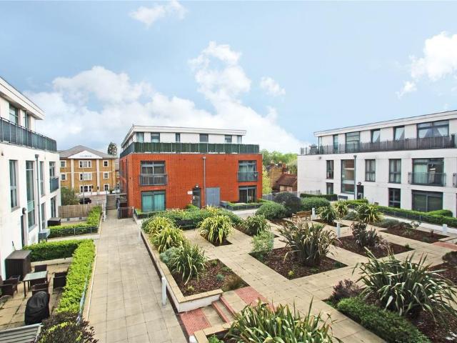 Liberty House, Guildford Street. 2 bed apartment to rent £1,525 pcm £352 pw