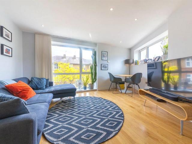 Liberty Street, London SW9 1 bed flat to rent £2,100 pcm £485 pw