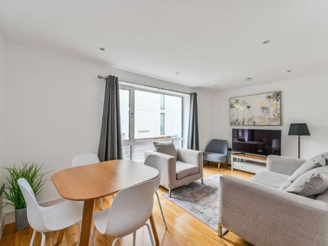 Liberty Street, SW9, Oval, SW9 2 bed flat to rent £2,600 pcm £600 pw