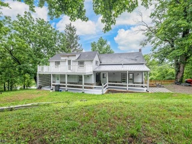 Libertyville Rd, Wantage Township, Home For Sale
