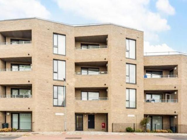 Libra Road, London, 2 Bedroom Flat
