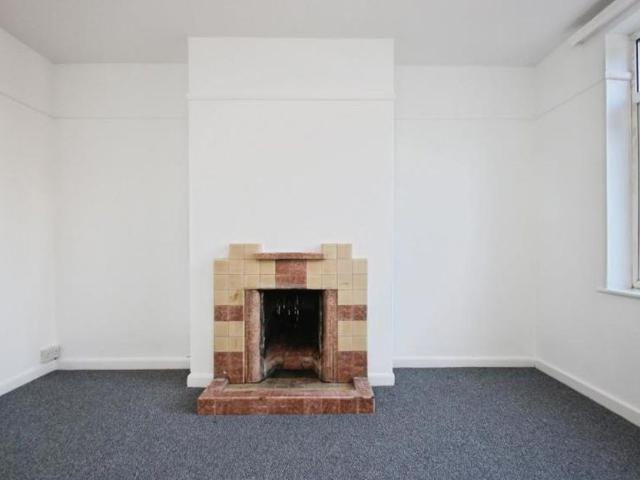 LICENSE FOR THREE SHARERS* This neutrally decorated, three bedroom semi detached house with a modern kitchen, spacious reception rooms, private garden, and excellent transport links is available to let in a vibrant urban area, ideal for sharers or couples