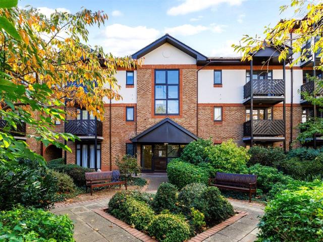 Lichfield Gardens, Richmond TW9, 2 bed flat to rent, £4,000 pcm | PrimeLocation