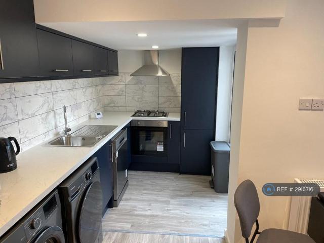 Lichfield Street, Salford, M6 4 bed terraced house to rent £2,680 pcm £618 pw