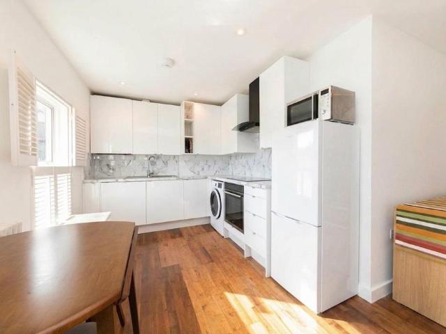 Lichfield Road, London NW2 1 bed flat to rent £1,730 pcm £399 pw
