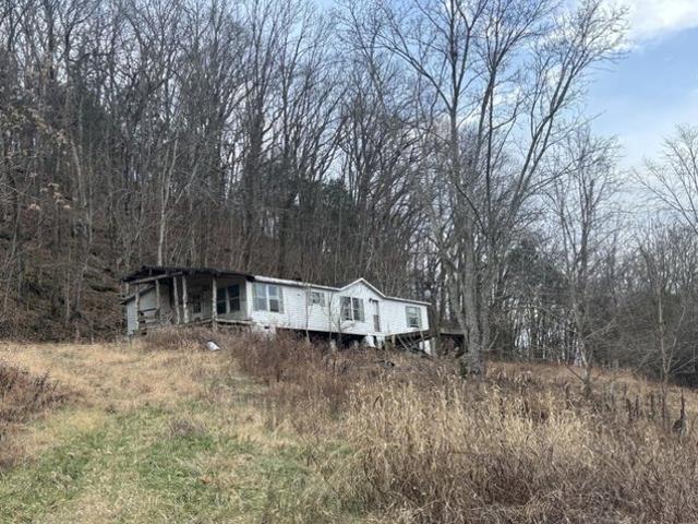 Lick Creek Rd, Hartsville, TN 37074