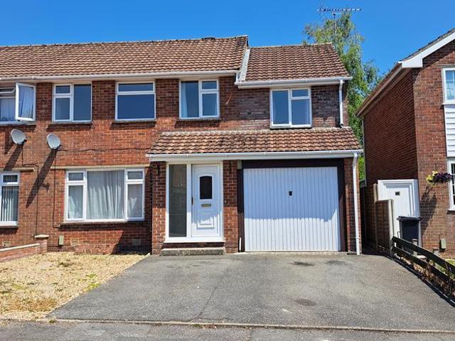 Liddington Crescent, Blandford Forum. 4 bed semi detached house to rent £1,575 pcm £363 pw